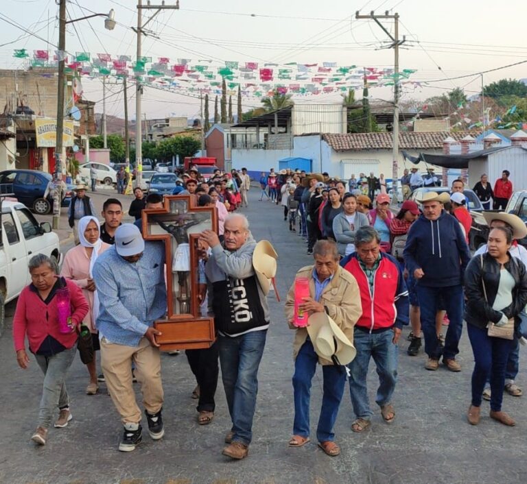 El pueblo peregino de "SanJuan Acaticlán" - Carácuaro de Morelos